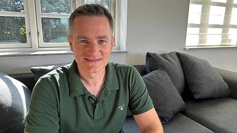 Rasmus Jarlov sygemelder sig | TV 2 Kosmopol